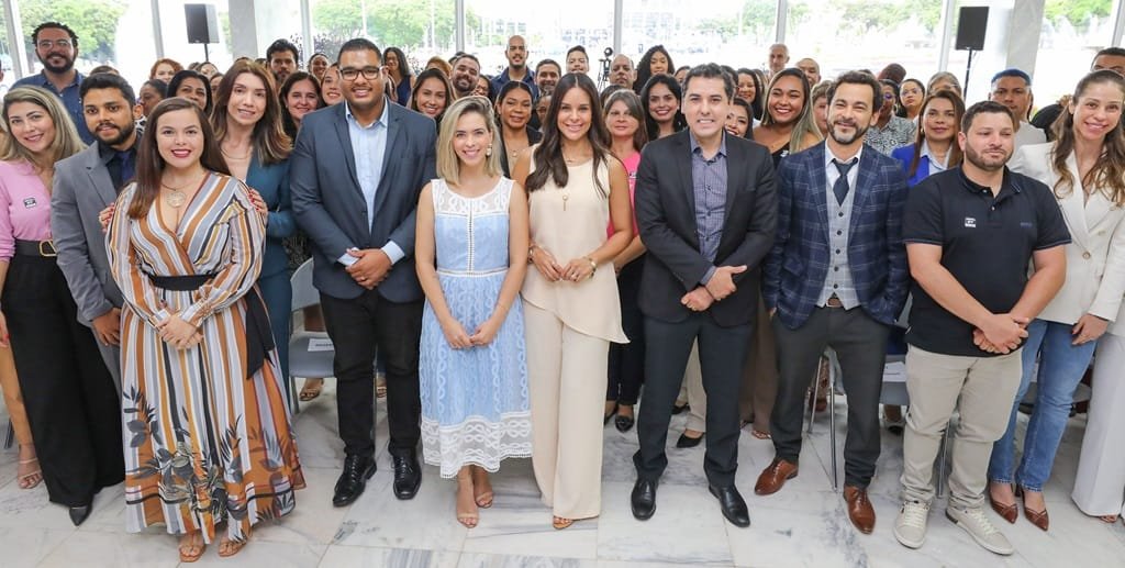 Todo mundo junto para comemorar os cinco anos do Projeto Humanizar e o ...